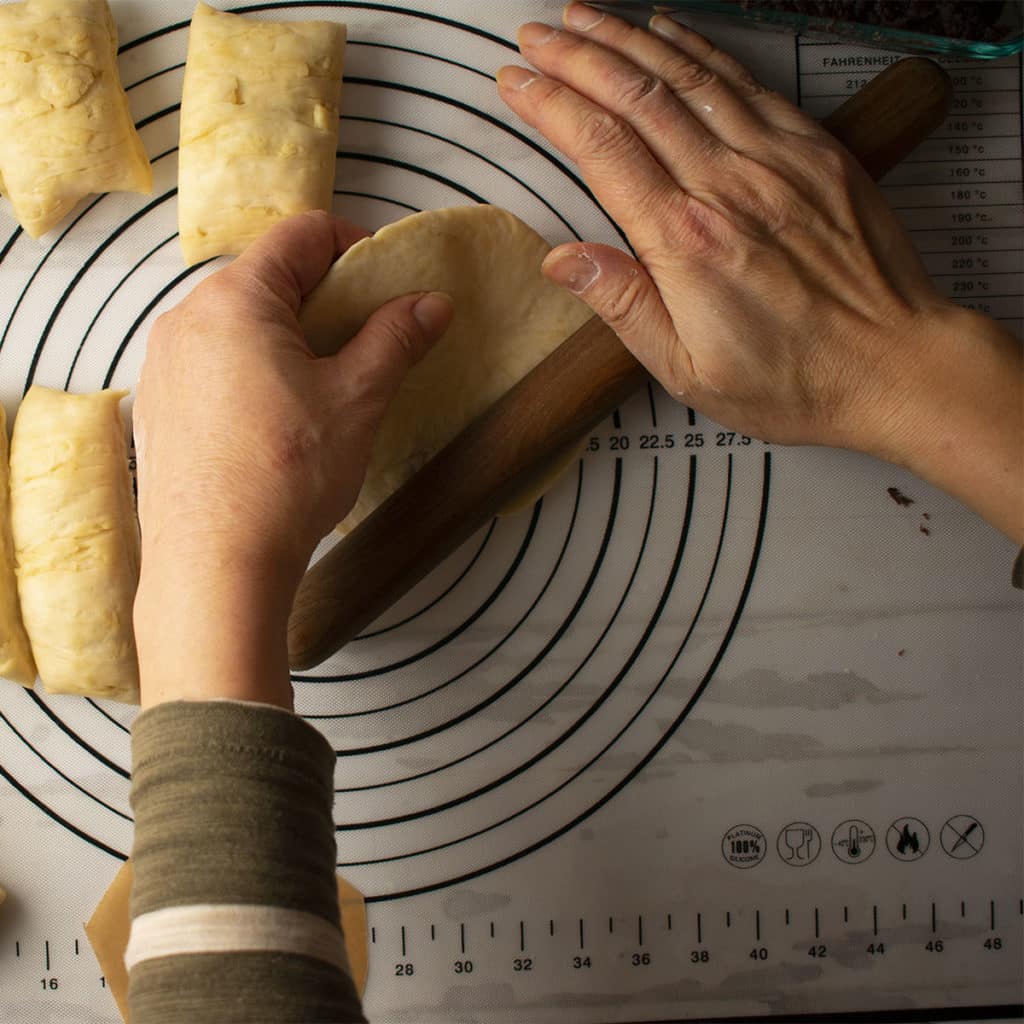 Red Bean Buns (Dou Sha Bao 豆沙包) | HomeNaturallyMade