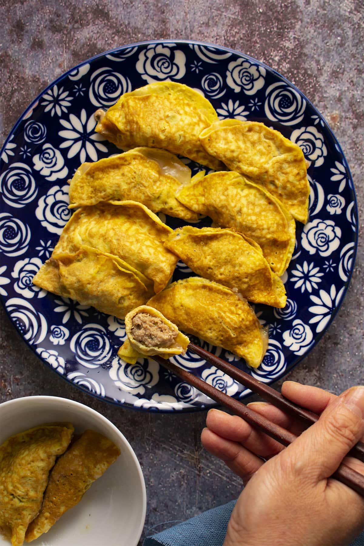 Egg Wrapped Pork Dumplings {Dan Jiao 蛋饺} - HomeNaturallyMade