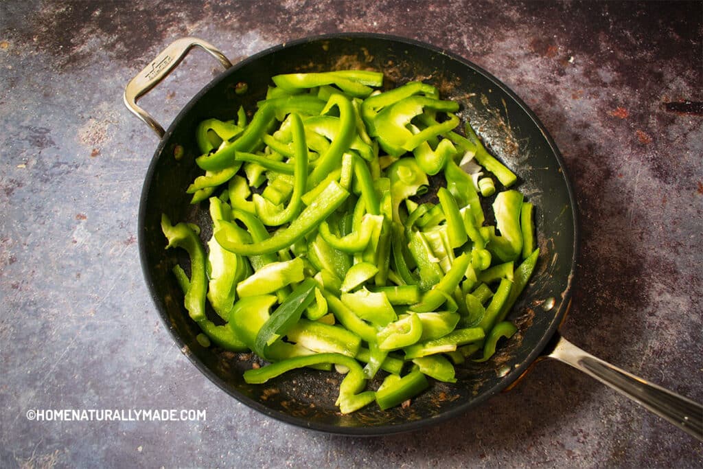 Beef and Green Pepper {Qing Jiao Rou Si} - HomeNaturallyMade
