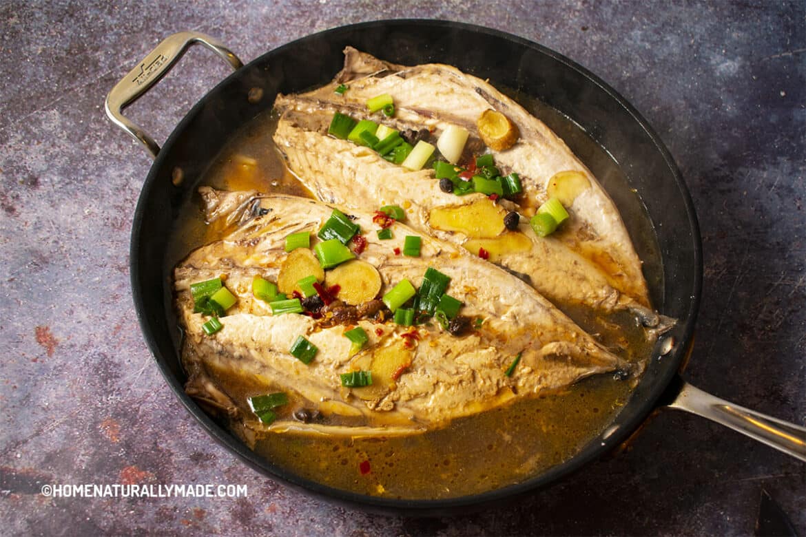 Braised Mackerel with Sweet Soy and Spicy Paste - HomeNaturallyMade