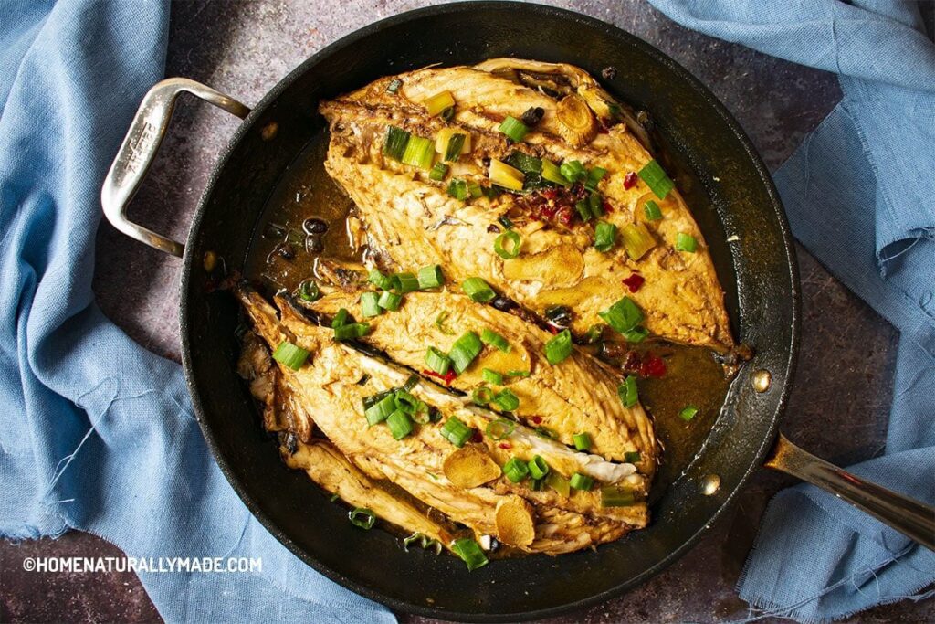 Braised Mackerel with Sweet Soy and Spicy Paste - HomeNaturallyMade