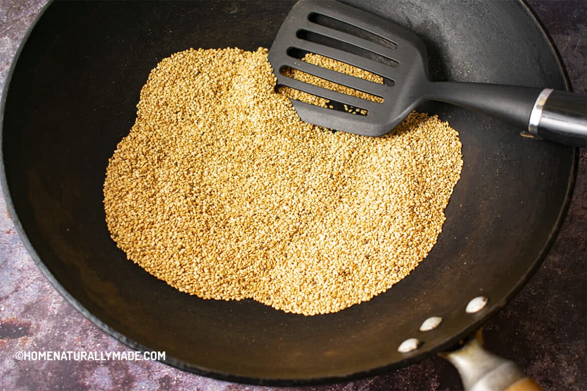 Roast Sesame Seeds {Easy Stovetop Using a Wok} - HomeNaturallyMade