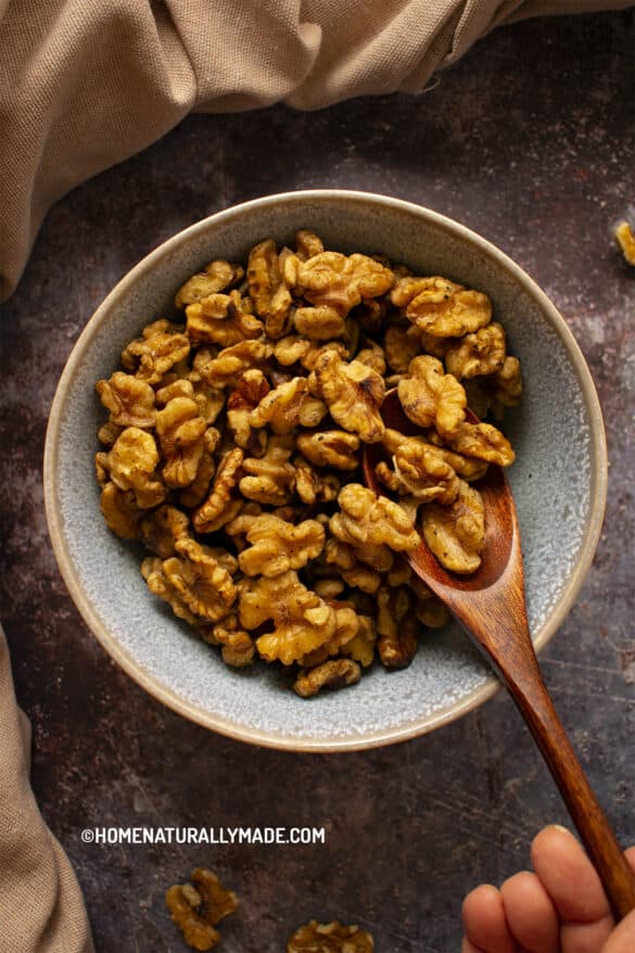 Candied Walnuts {Chinese Style} - HomeNaturallyMade