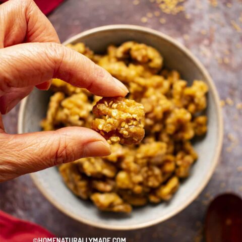 Candied Walnuts {Chinese Style} - HomeNaturallyMade