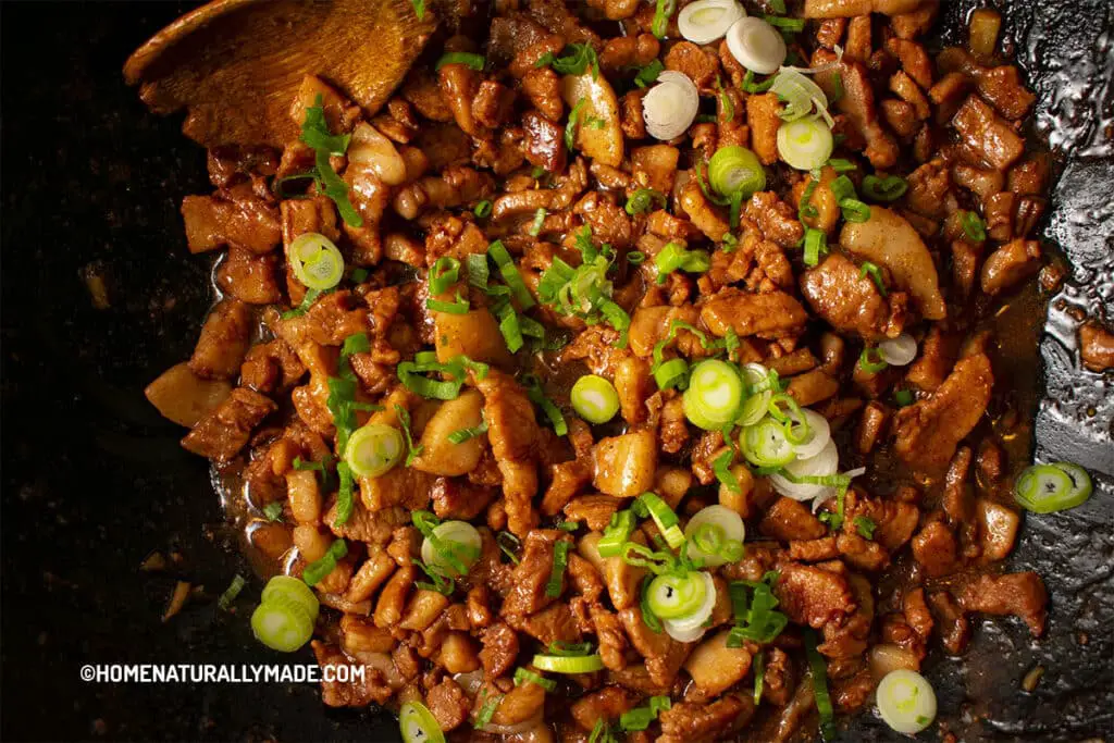 Lu Rou Fan {Braised Pork Belly Rice Bowl} - HomeNaturallyMade