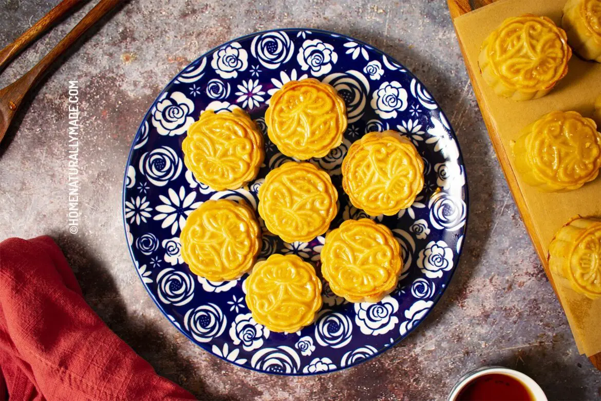 Cantonese Mooncake {Easy Healthy Yummy Way} - HomeNaturallyMade