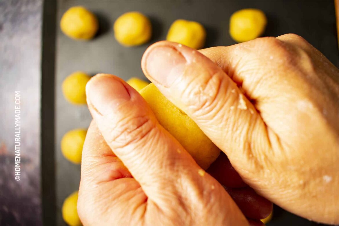 Tao Su {Traditional Chinese Shortbread Cookies} - HomeNaturallyMade