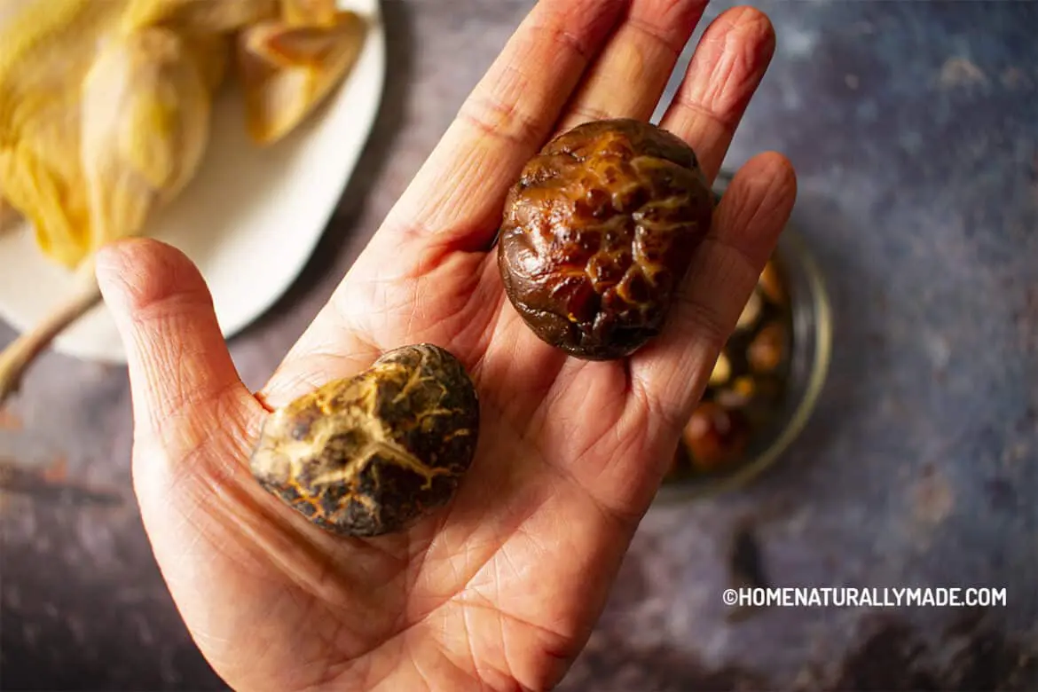 Xiang Gu Ji Tang {Chinese Mushroom Chicken Soup} - HomeNaturallyMade