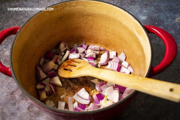 Luo Song Tang {Shanghai-Style Borscht Soup} - HomeNaturallyMade