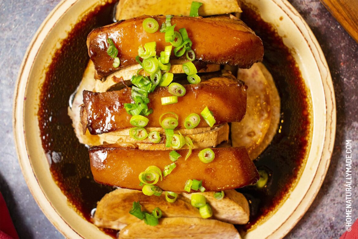 Yu Tou Kou Rou {Pork Belly with Malanga} - HomeNaturallyMade