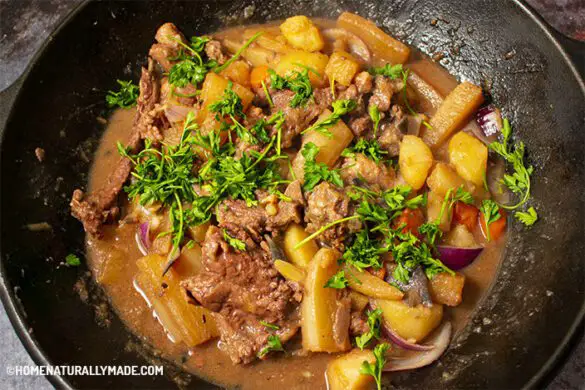 Hong Men Yang Rou {Braised Lamb Stew} - HomeNaturallyMade