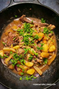 Hong Men Yang Rou {Braised Lamb Stew} - HomeNaturallyMade